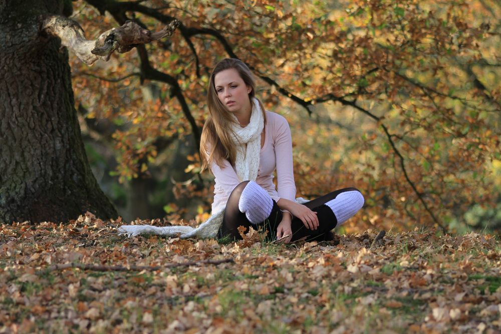Julia im Herbstwald Foto & Bild | fashion, outdoor, frauen Bilder auf fotocommunity