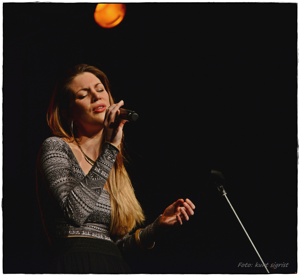 Julia Nagele bei ihrem Abschlusskonzert Foto & Bild | kunst, musik ...