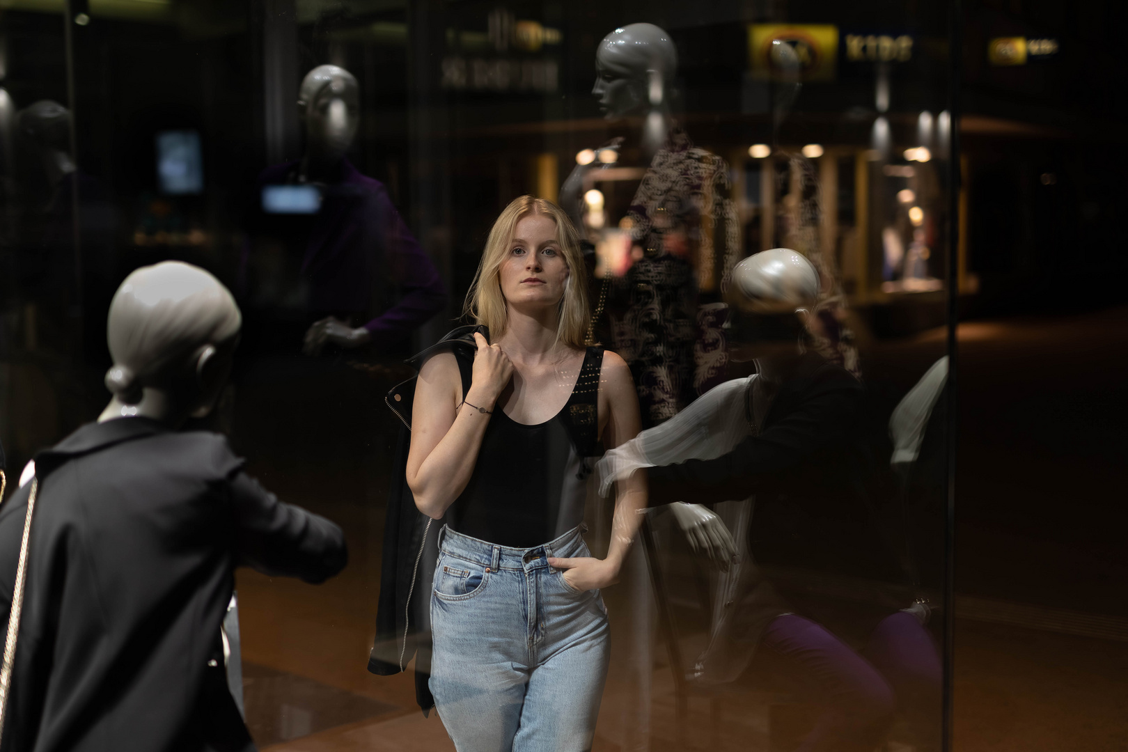 Julia S. Foto & Bild | experimente, streetfotografie mit menschen, optische täuschungen Bilder ...