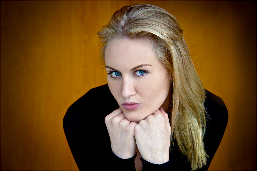 *Julie* Foto & Bild | portrait, portrait frauen, outdoor Bilder auf ...