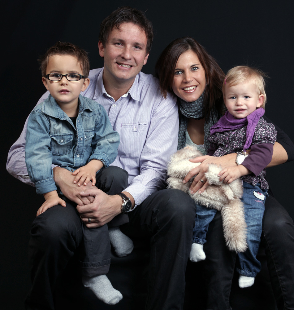 Junge Familie Foto & Bild | erwachsene, kinder und erwachsene, menschen Bilder auf fotocommunity