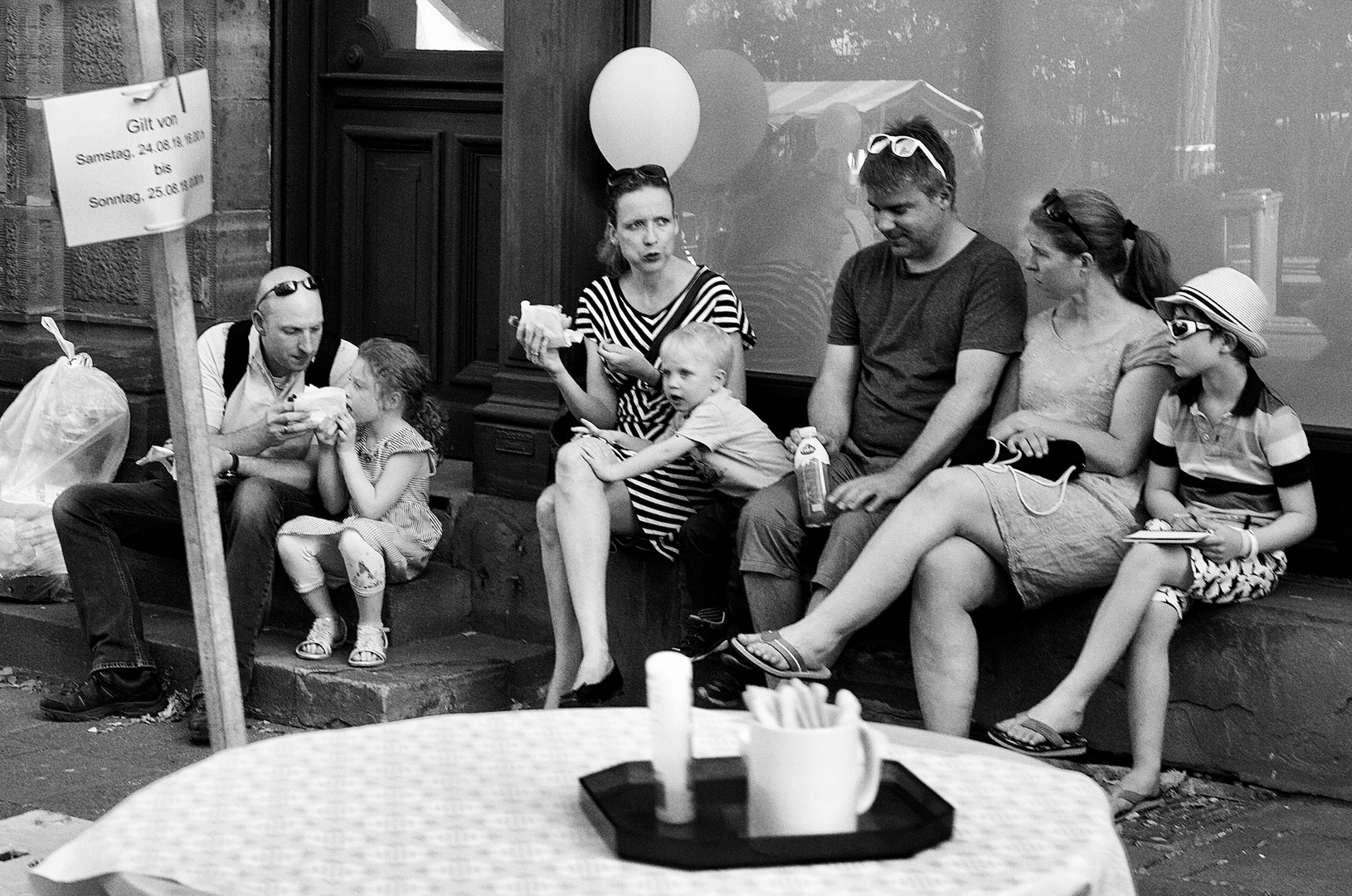 Junge Familien Foto & Bild | erwachsene menschen, streetfotografie mit menschen, kinder und ...