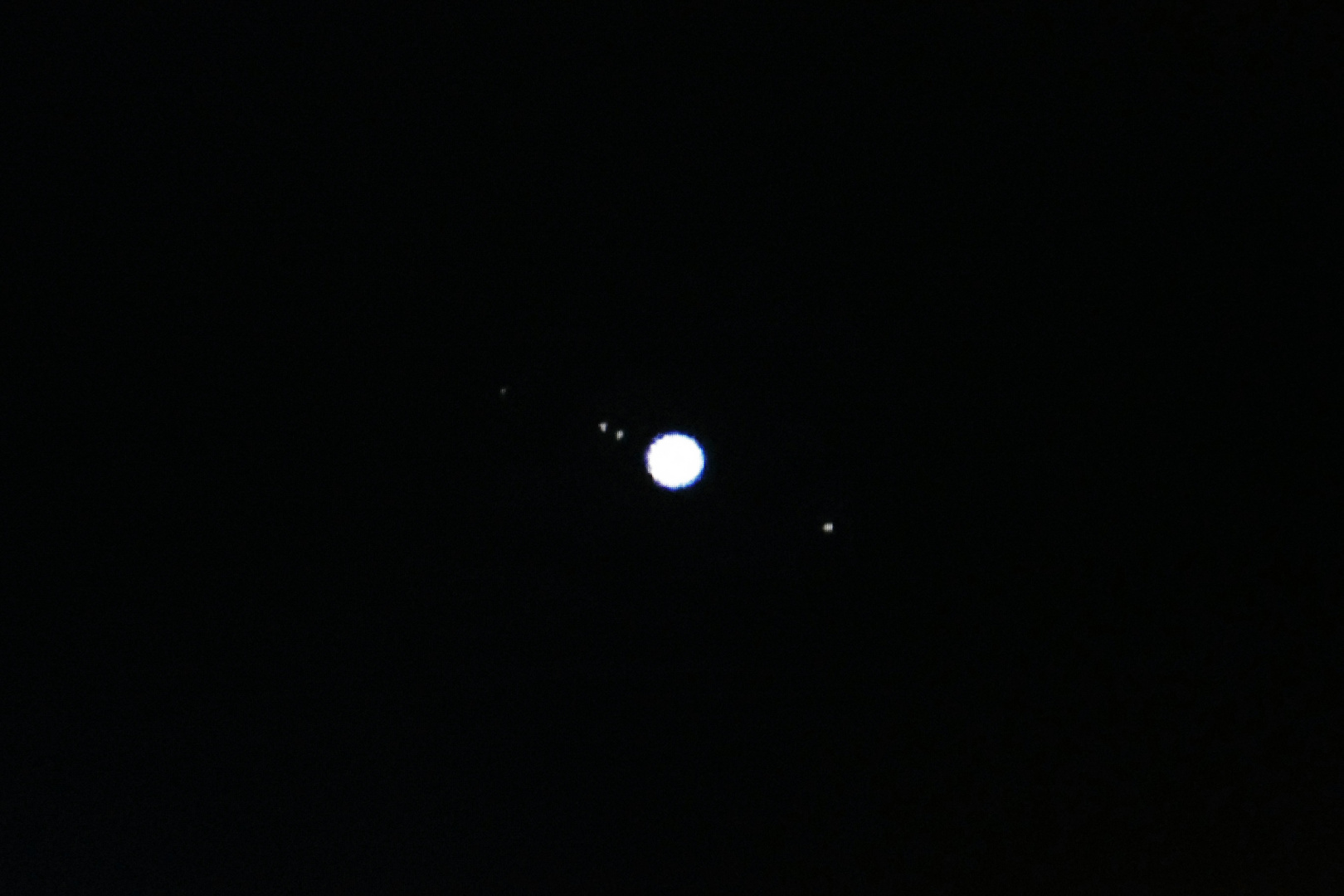 Jupitermonde in Reih und Glied Foto & Bild | natur, astronomie, monde ...