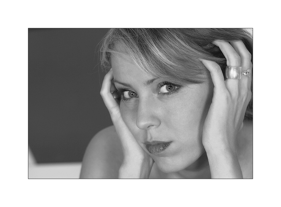 just lucy...... Foto & Bild | portrait, portrait frauen, indoor Bilder ...