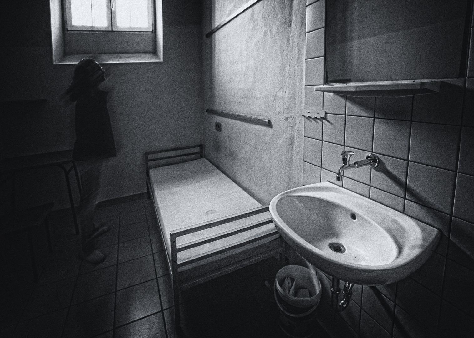 käfighaltung Foto & Bild | monochrom, bearbeitungs - techniken, filtertechniken Bilder auf ...