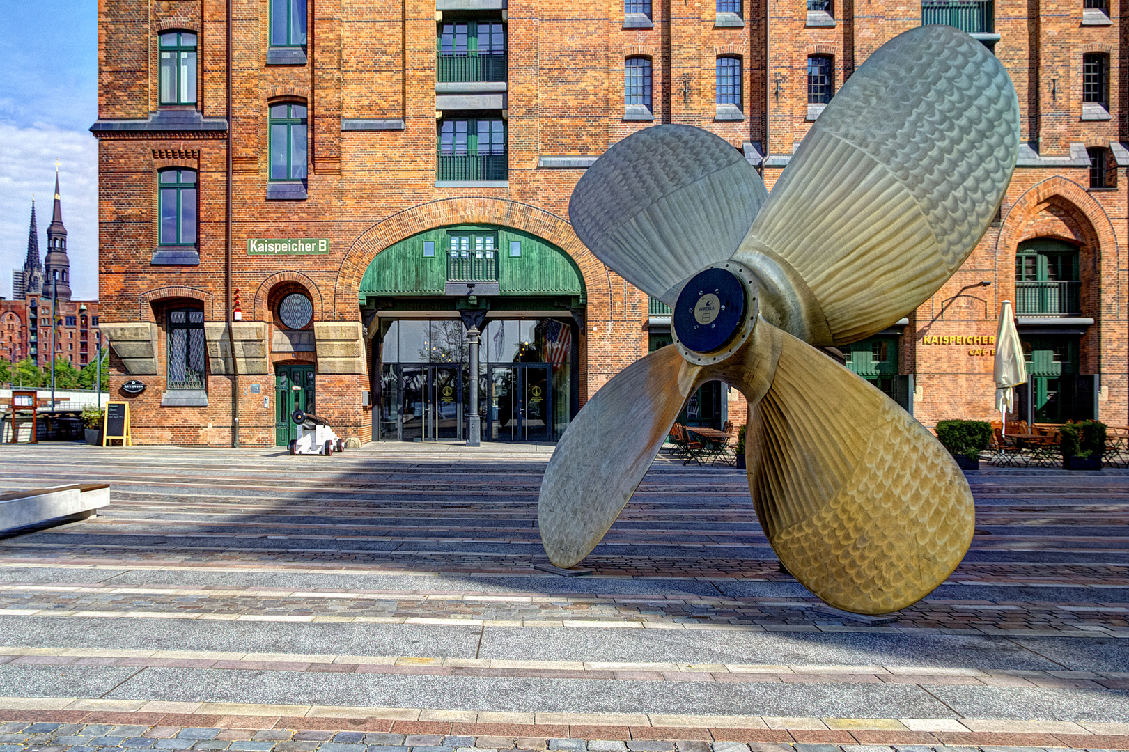 Kaispeicher B - Propeller Foto & Bild | deutschland, europe, hamburg ...