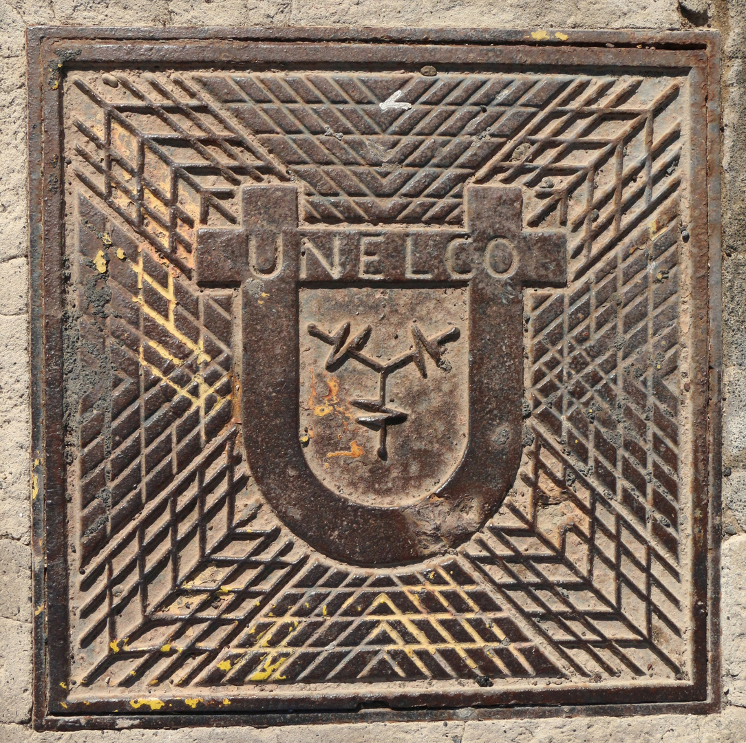 Kanaldeckel Unelco Foto & Bild | fotos, world, lanzarote Bilder auf ...