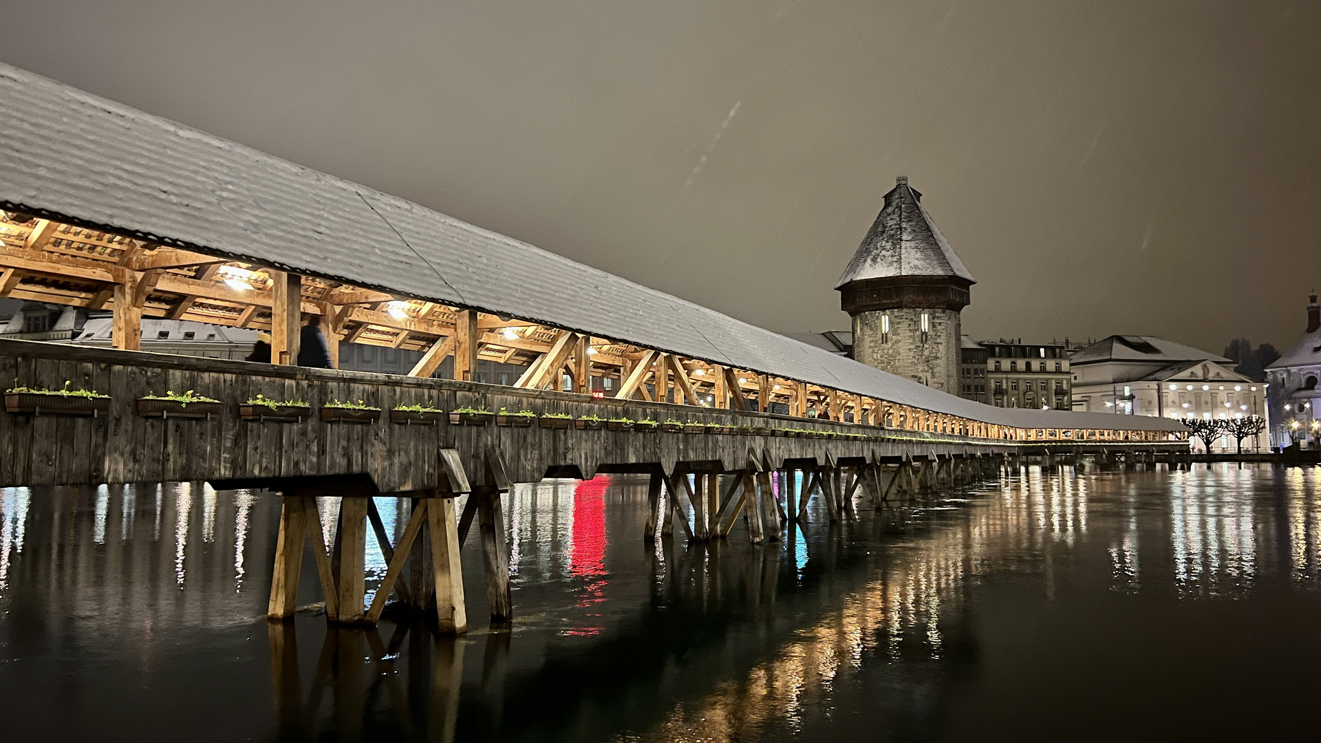 Kapellbrücke Foto & Bild | architektur, architektur bei nacht, nacht ...