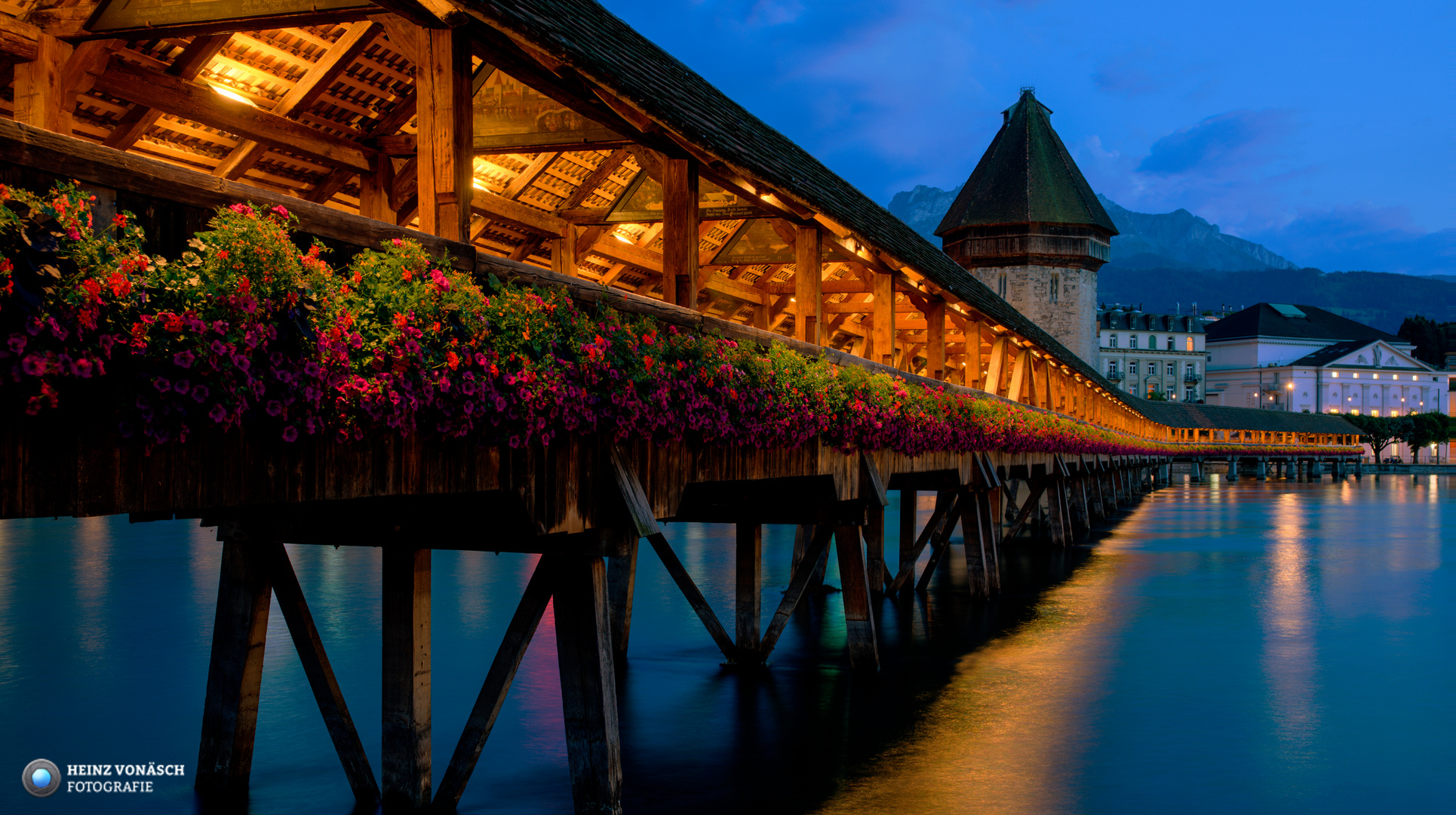 Kapellbrücke Luzern Foto & Bild | architektur, architektur bei nacht ...
