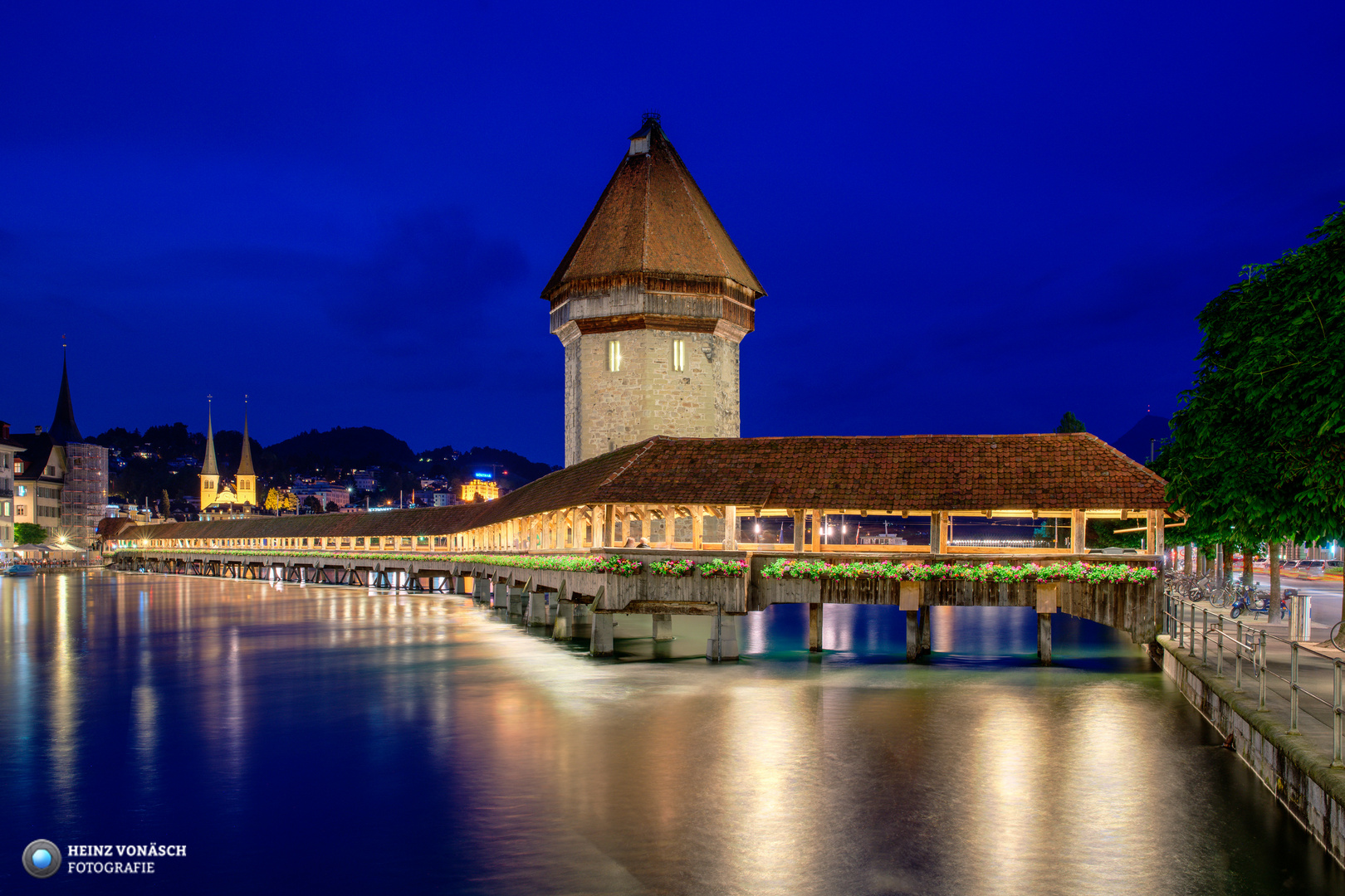 Kapellbrücke Luzern mal anders Foto & Bild | nacht, licht ...