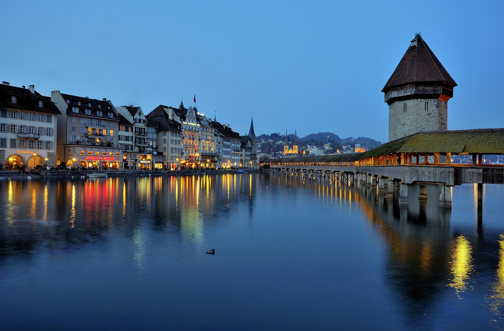 Kapellbrücke mit Wasserturm Luzern Foto & Bild | architektur ...