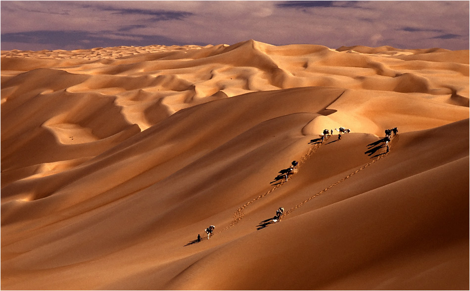 Karawane in schwierigem Gelände Foto & Bild | world, landschaft, africa ...