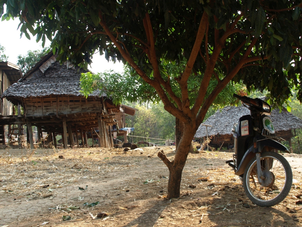 Karen Hill Tribe Village im Doi Inthanon National Park Foto & Bild ...