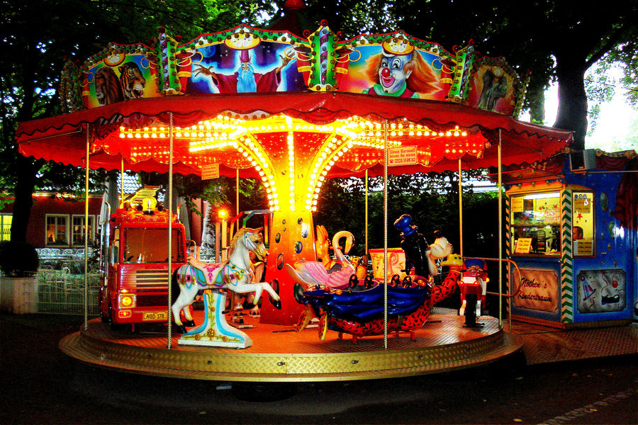 Karussell Foto & Bild | mystische orte, specials, spezial Bilder auf ...
