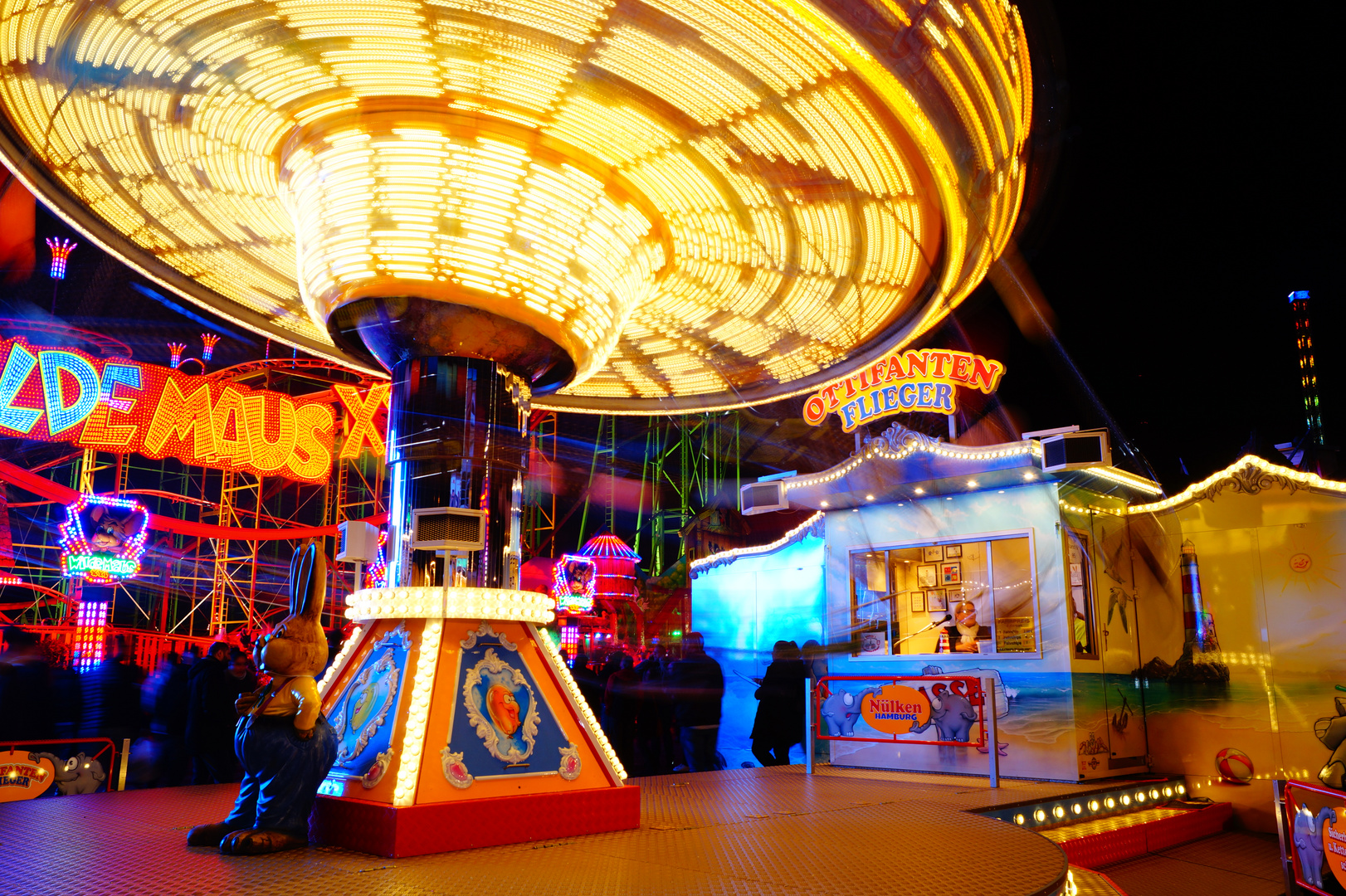 Karussell in Fahrt Foto & Bild | Bilder auf fotocommunity