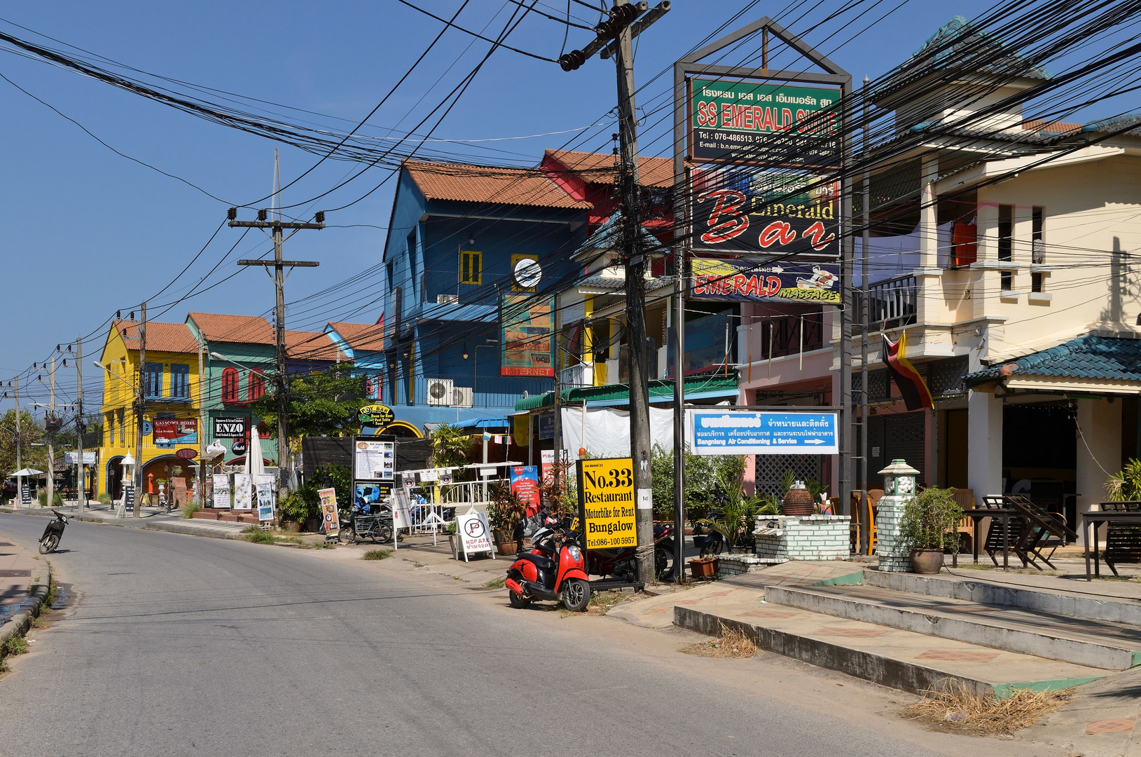 Khao Lak-Bang Niang_2, Straße von der Road No 4 Richtung Strand Foto ...