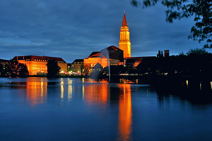 Kieler Rathaus Foto & Bild | architektur, architektur bei nacht, motive ...