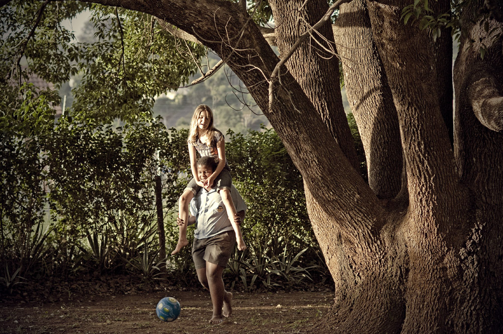 Kind sein. Einfach spielen. Foto & Bild | kinder, kinder im schulalter ...