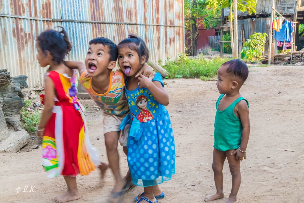 Kinder am Straßenrand 4 Foto & Bild | asia, cambodia, kinder Bilder auf fotocommunity