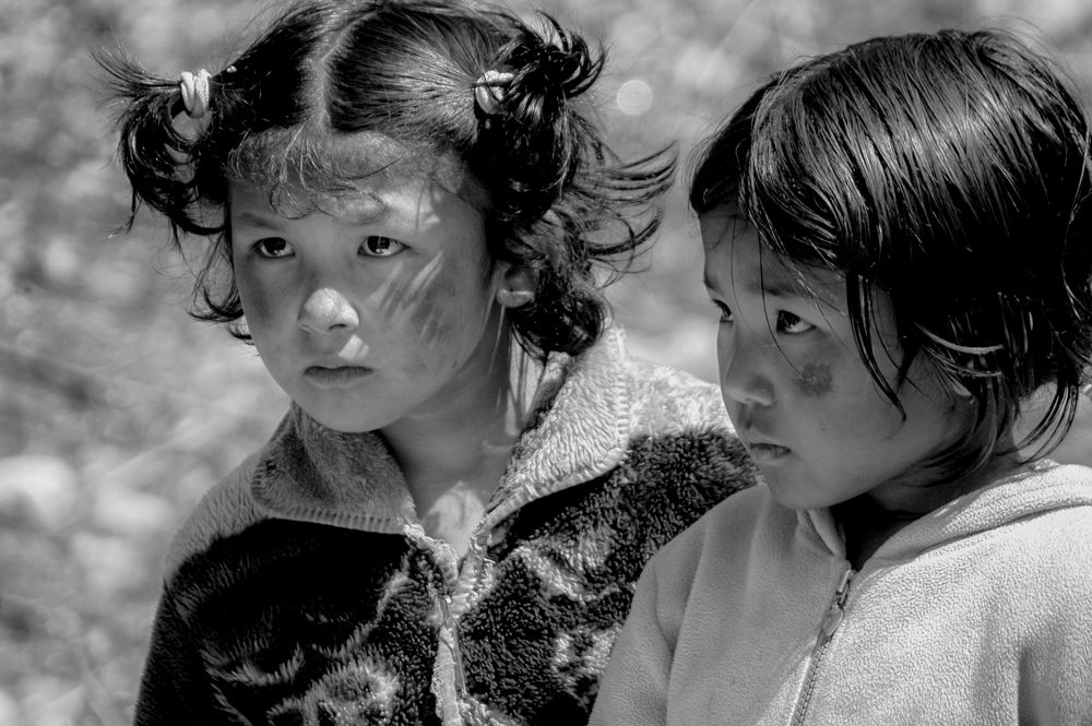 Kinder in Nepal Foto & Bild | kinder, streetfotografie mit menschen, kinder im schulalter Bilder ...