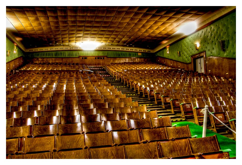 Kinosaal Foto & Bild | bearbeitungs - techniken, hdri & tm, digiart ...