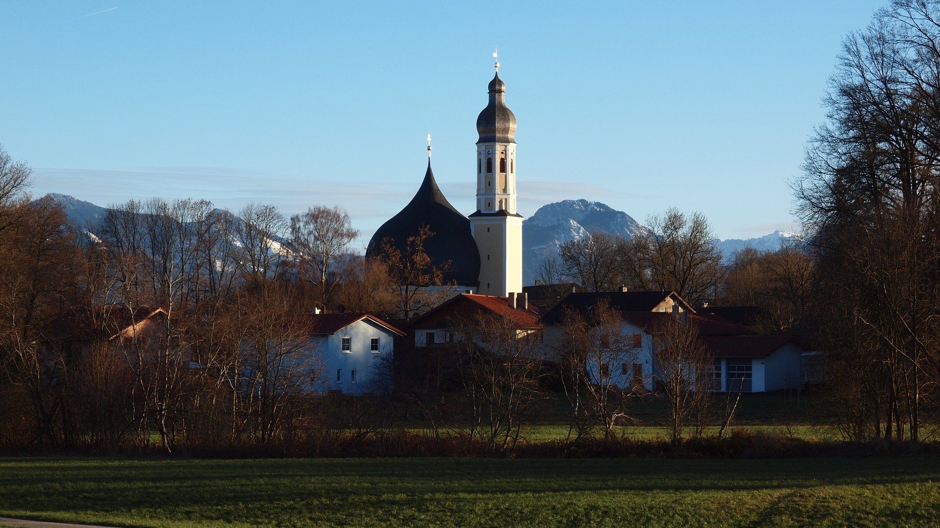 Kirche St. Johann Baptist / Heilig Kreuz in Westerndorf am Wasen in Rosenheim Foto & Bild ...