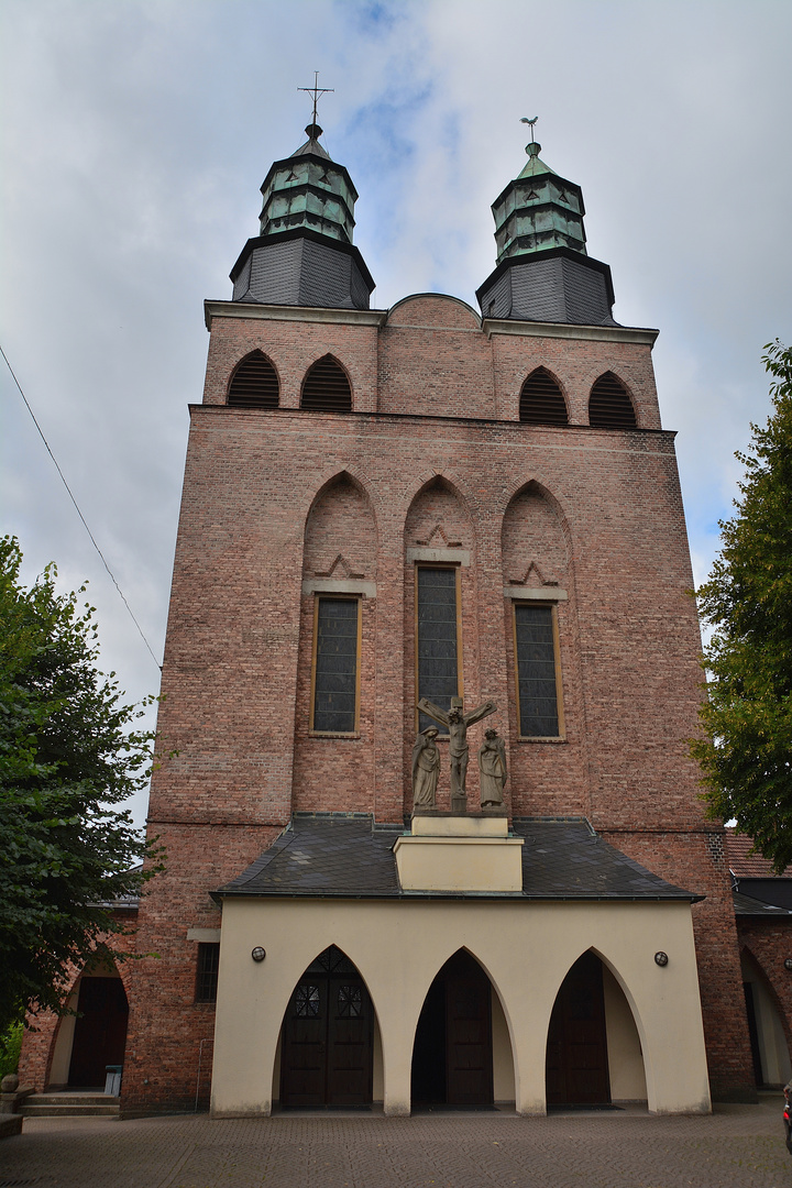Kirche St. Laurentius (Heiligenwald), Saarland Foto & Bild | world, kirche, architektur Bilder ...