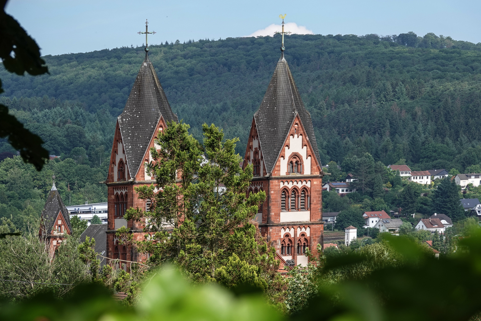 Kirche St. Ludwinus in Mettlach Foto & Bild | architektur, sakralbauten ...