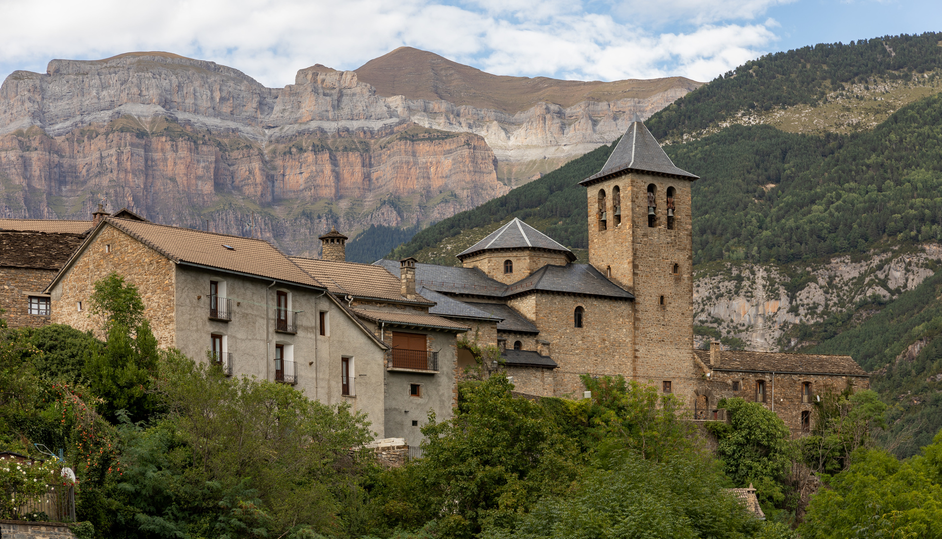 Kirche von Torla-Ordesa Foto & Bild | kirche, spanien, pyrenäen Bilder ...