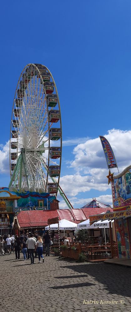 Kirmes Foto & Bild | wolken, riesenrad, sonnenschirm Bilder auf ...
