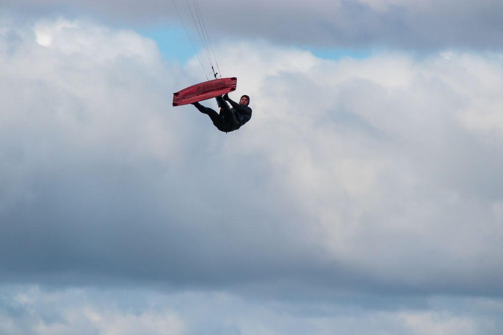 Kite-Surfen in der Wohlenberger Wiek- Bild 3 Foto & Bild | sport, wolken, himmel Bilder auf ...