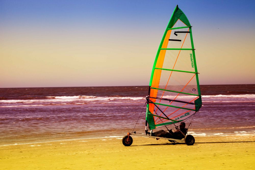 Kiten am Strand Foto & Bild | sport, segel- surf- & bootssportarten ...