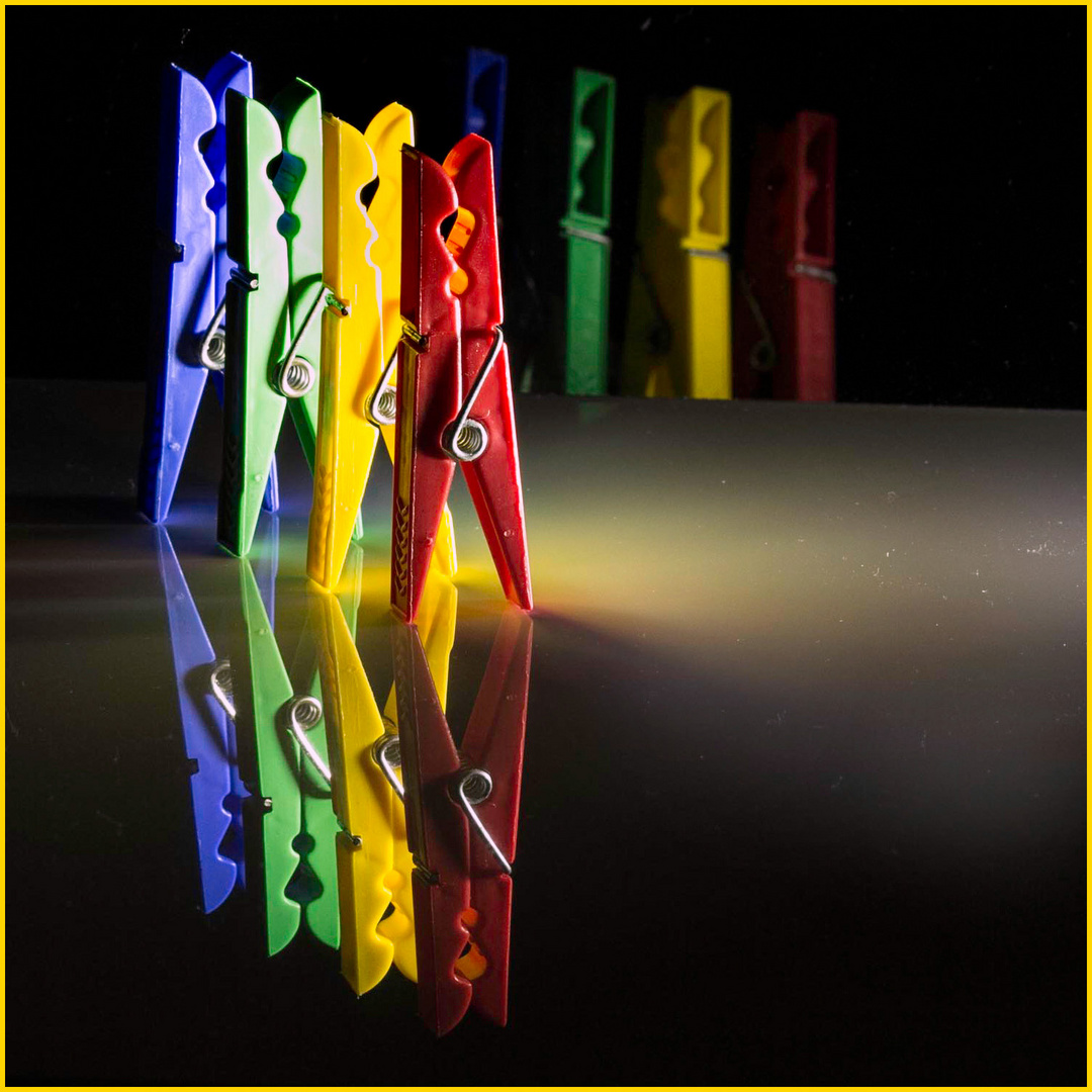 Klammer-Parade 1 Foto & Bild | abstraktes, farben, knallebunt Bilder ...