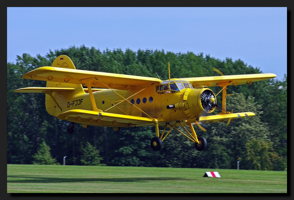 Klasse Flieger " Antonov" Foto & Bild | luftfahrt, verkehr & fahrzeuge ...