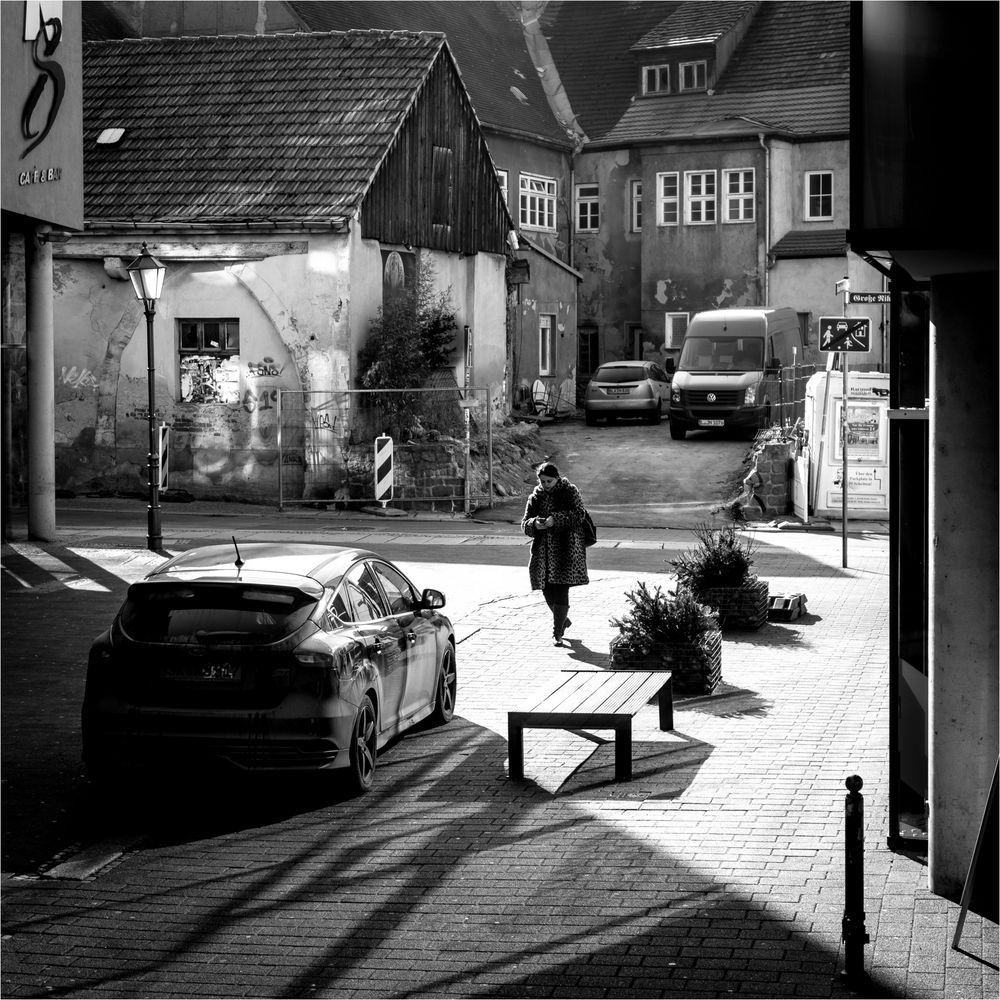 Kleine Marktsraße Foto & Bild | streetfotografie mit menschen, monochrom, bearbeitungs ...