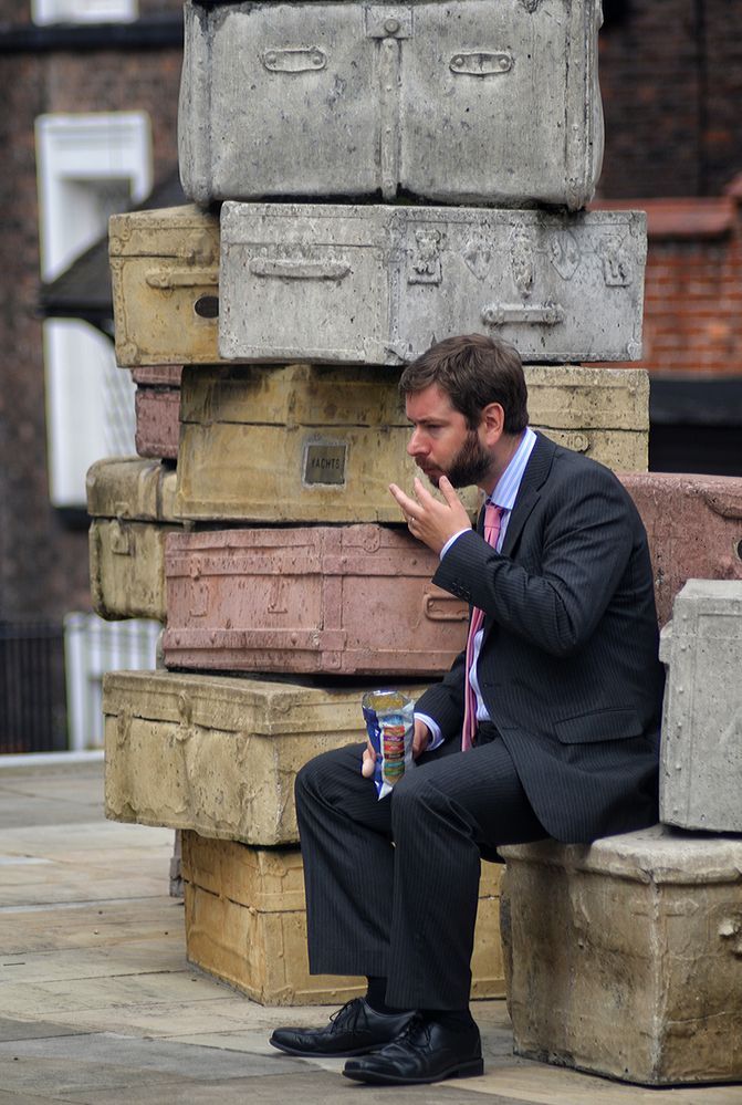 kleine ungesunde Pause Foto & Bild | erwachsene menschen, streetfotografie mit menschen, street ...