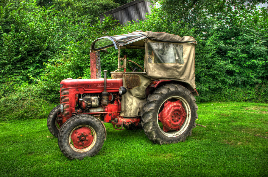 Kleiner roter Traktor....... Foto & Bild | bearbeitungs - techniken ...