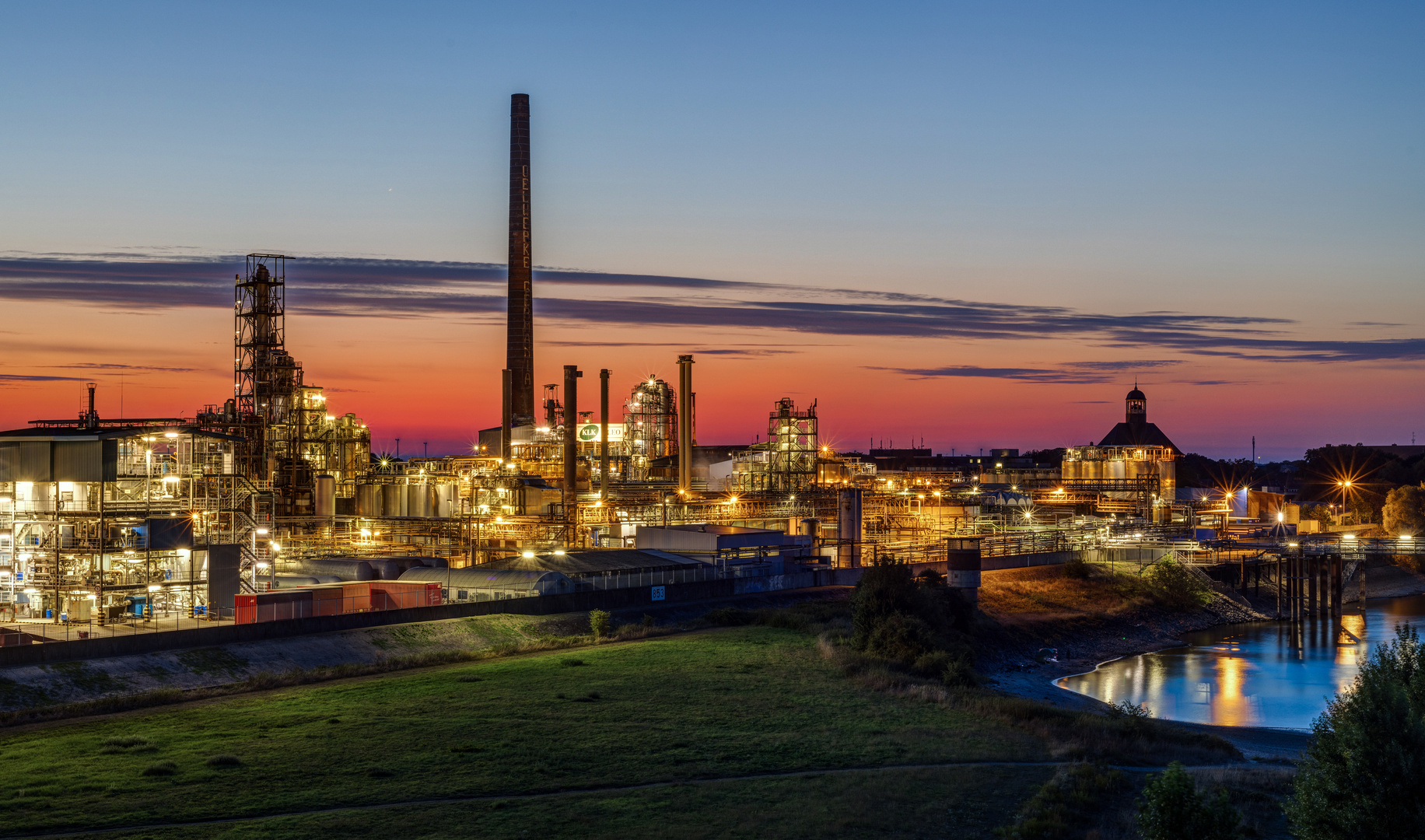 KLK Chemicals Foto & Bild | wasser, sonnenaufgang, nacht Bilder auf ...