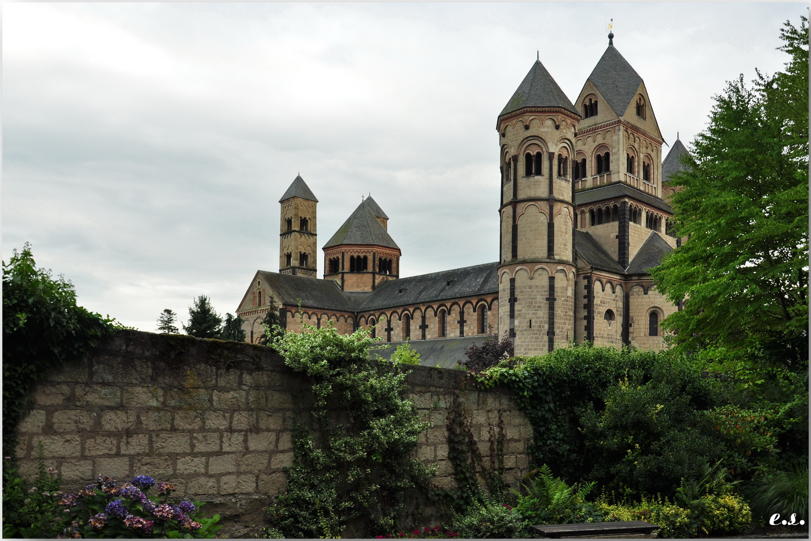 Klosterkirche Maria Laach. Foto & Bild | deutschland, europe, world ...