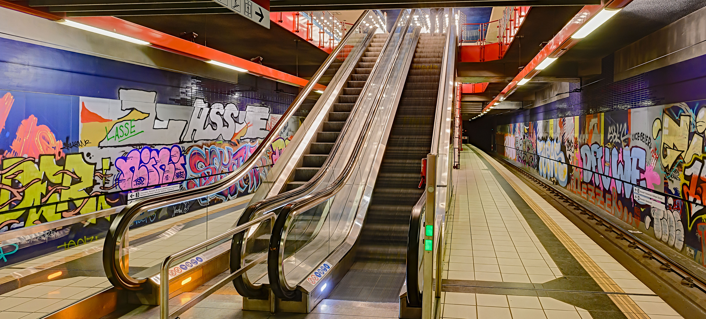 Köln, Linie U4, Station 'Piusstraße' Foto & Bild | architektur ...