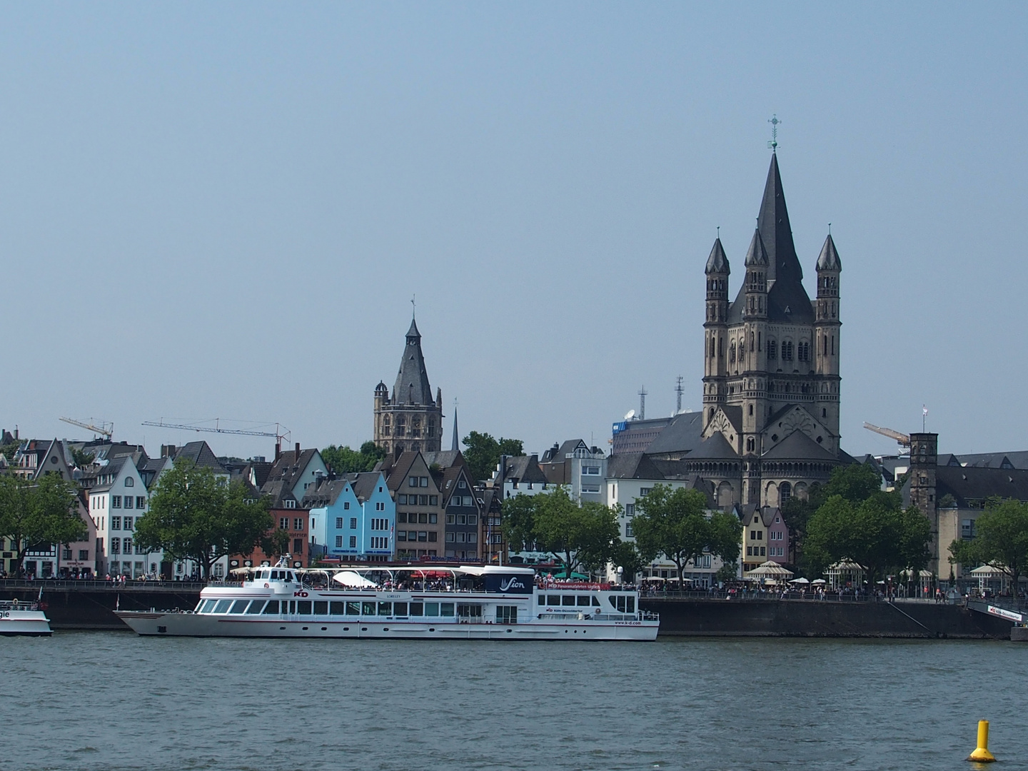 Köln - Rathaus und Groß St. Martin }» Foto & Bild | architektur ...