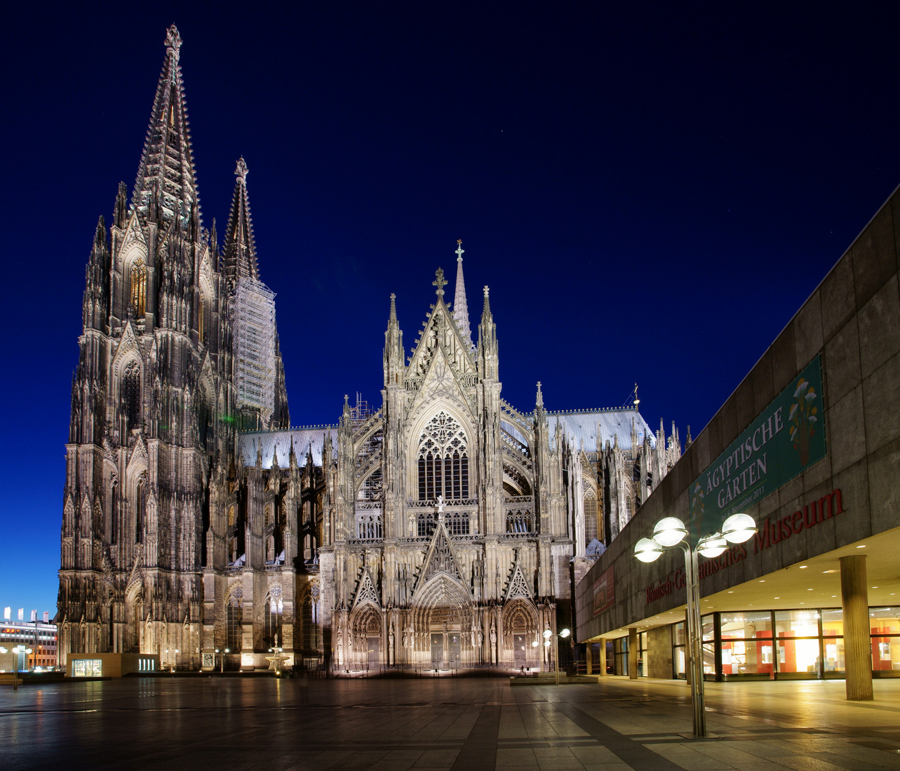 Kölner Dom Juni 2011 Foto & Bild | architektur, architektur bei nacht ...