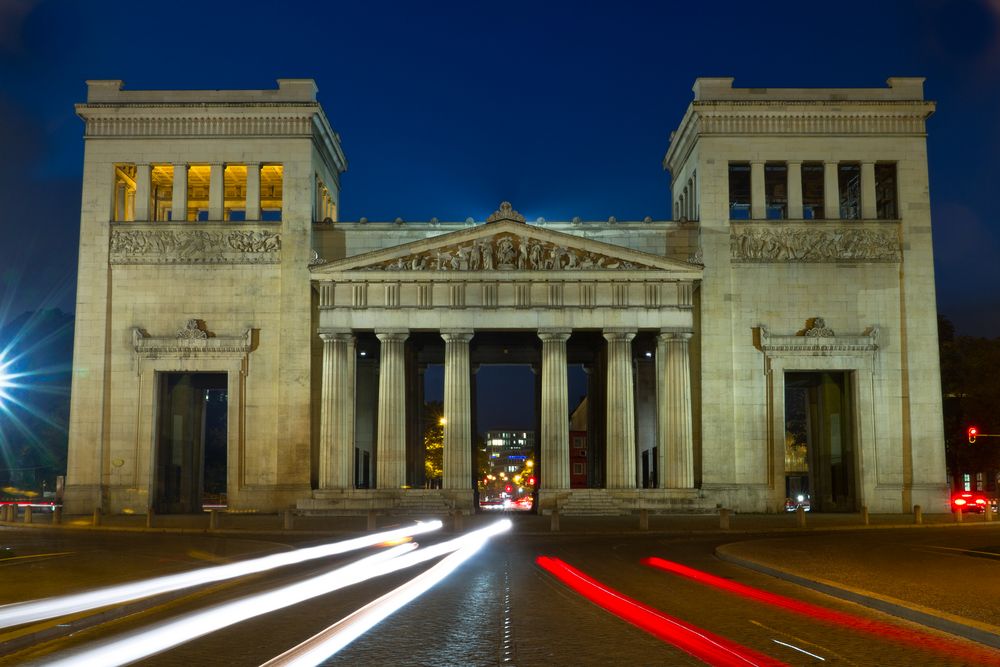 Königsplatz München bei Nacht 1 Foto & Bild | architektur, architektur ...