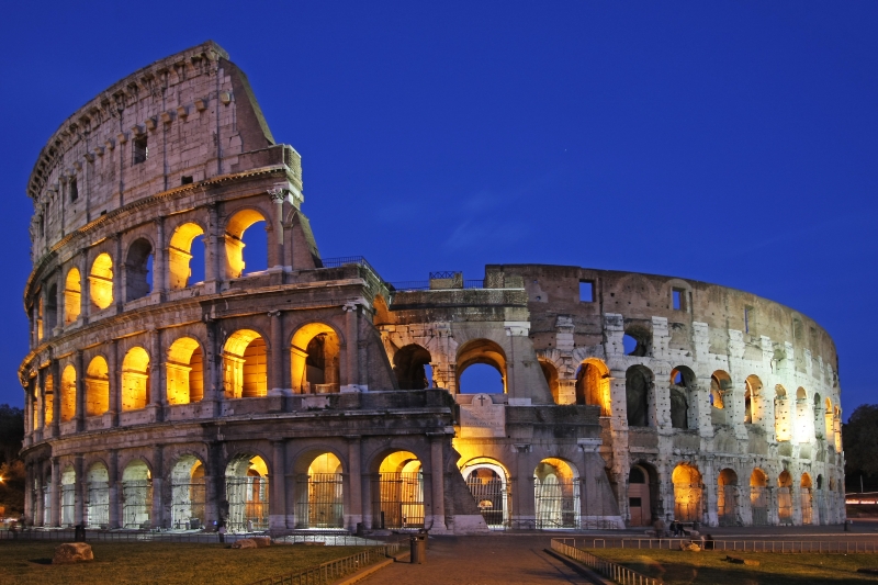 Kolosseum bei Nacht - frontal Foto & Bild | europe, italy, vatican city ...