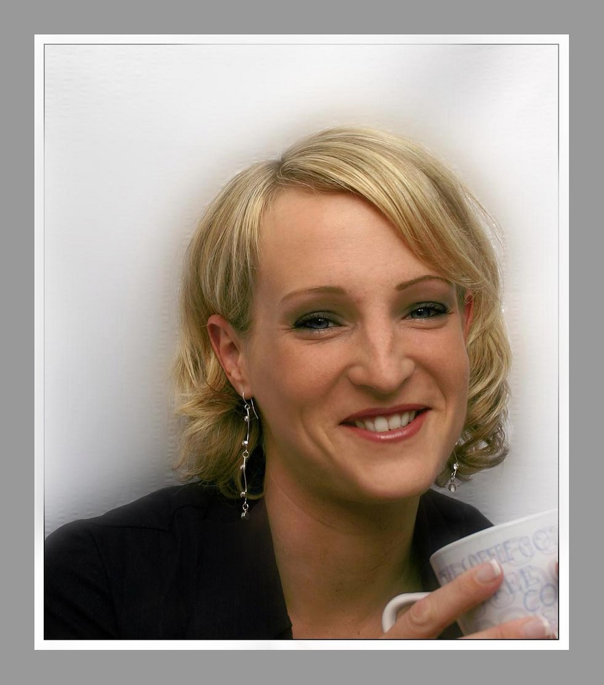 komm lach mal.... Foto & Bild | portrait, portrait frauen, indoor ...