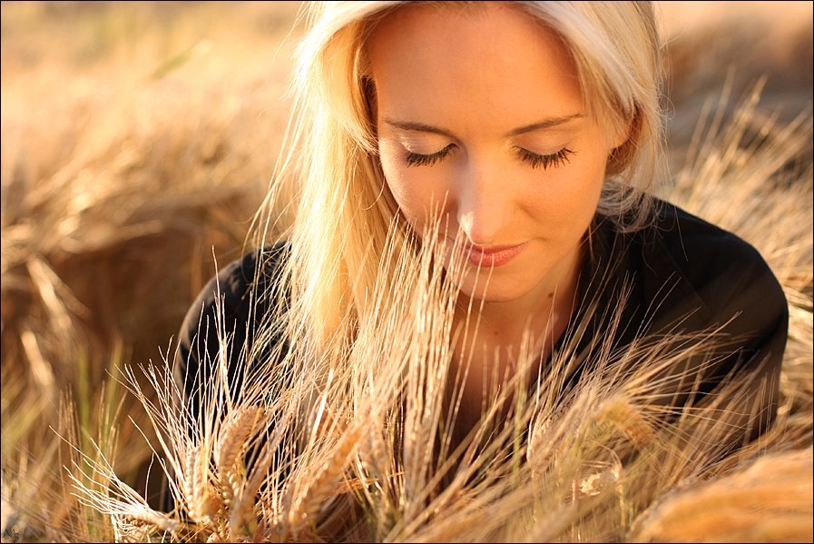 Kornfeld Foto & Bild | portrait, portrait frauen, outdoor Bilder auf fotocommunity