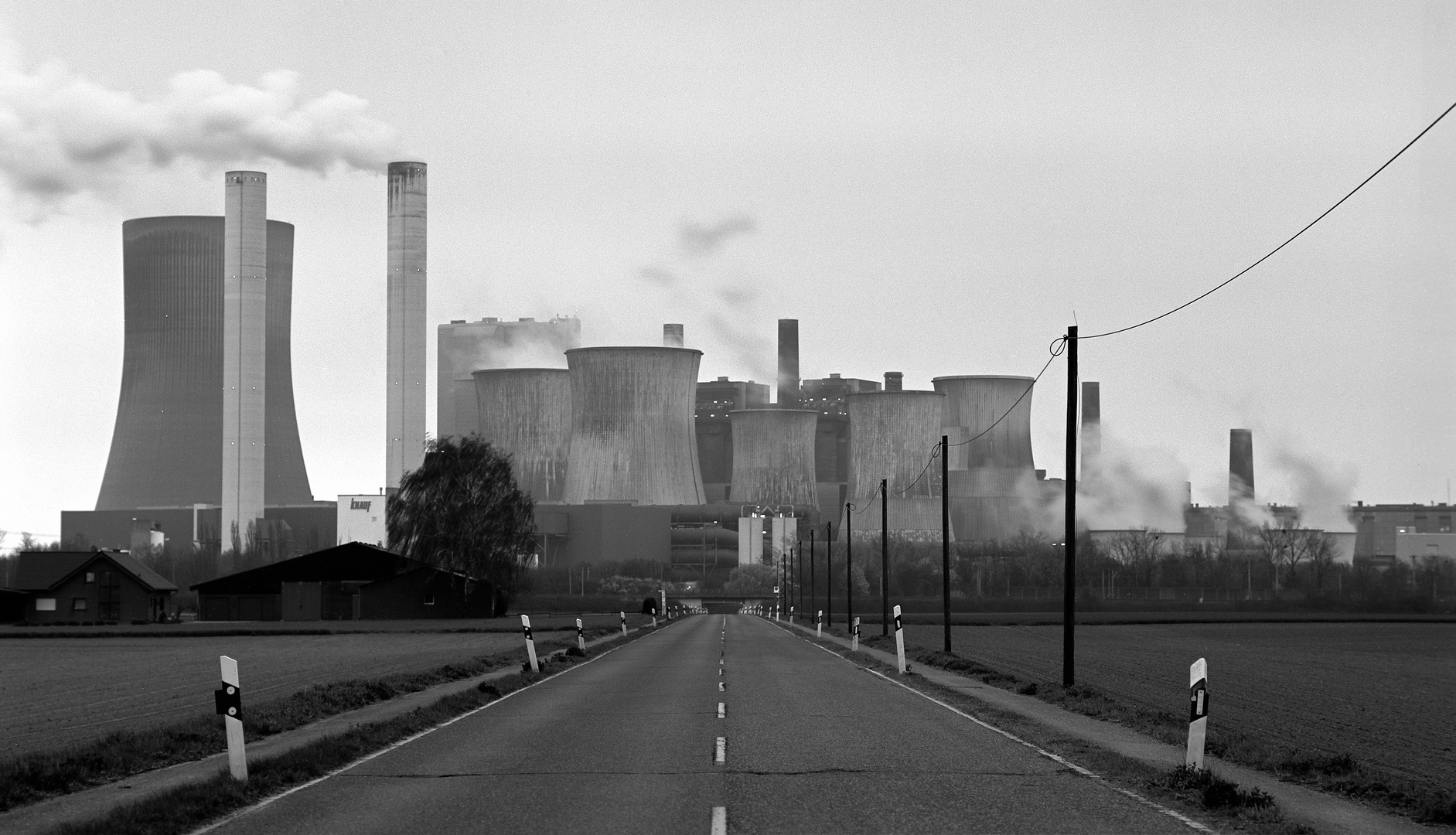 Kraftwerk Niederaußem Foto & Bild | architektur, industrie und technik ...