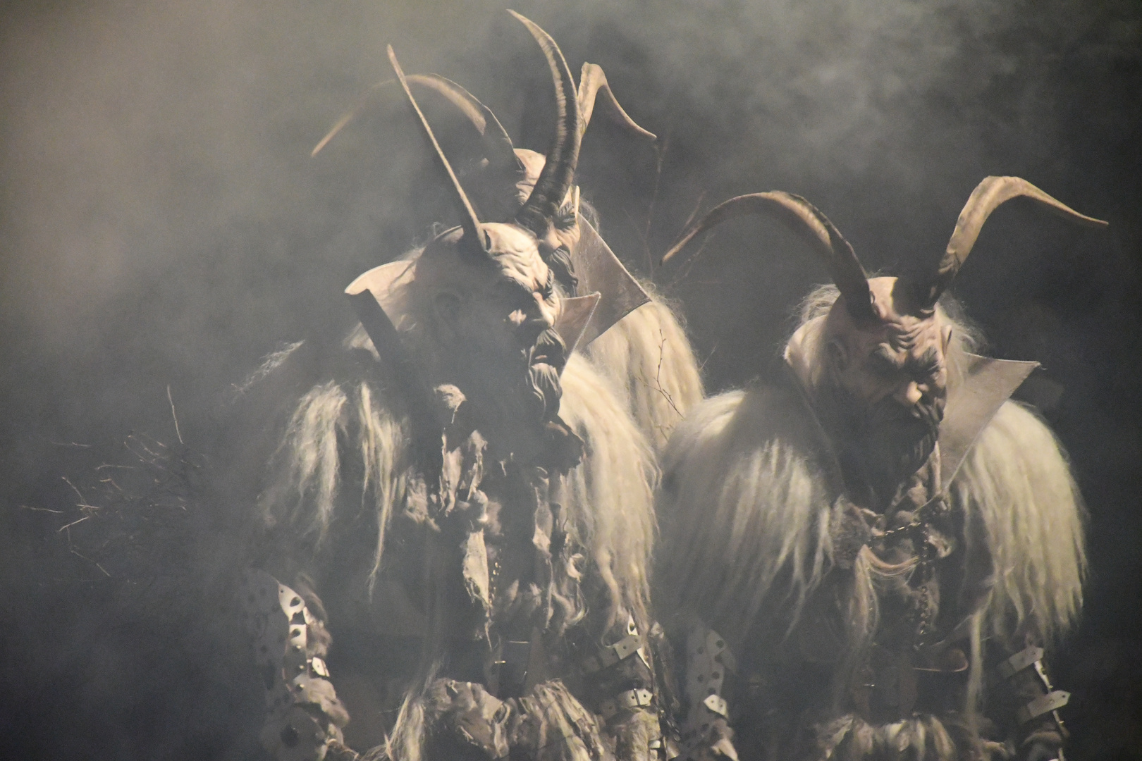 Krampus Foto & Bild | szene, historisch verkleidet, winter Bilder auf ...
