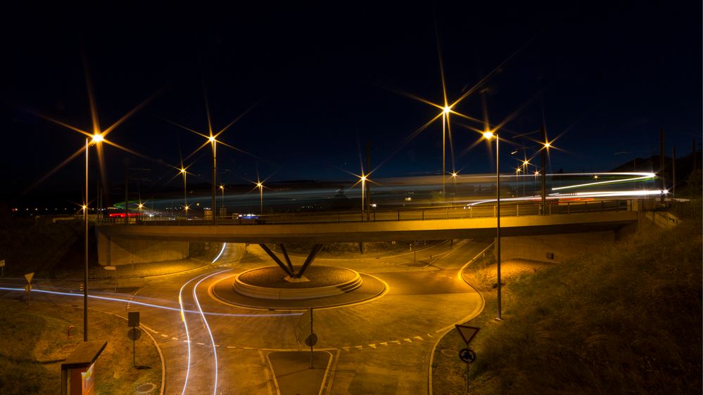 Kreisel Auto/Bahn Foto & Bild | architektur, straßen & brücken, nacht ...