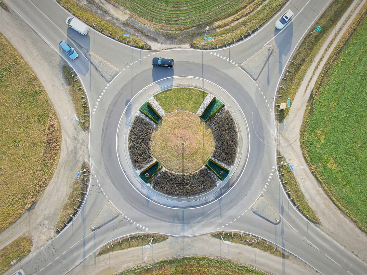 Kreisel Foto & Bild | architektur, landschaft, stadtlandschaft Bilder ...